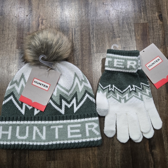 Hunter | Accessories | Nwt Hunter Green And White Knit Beanie And ...